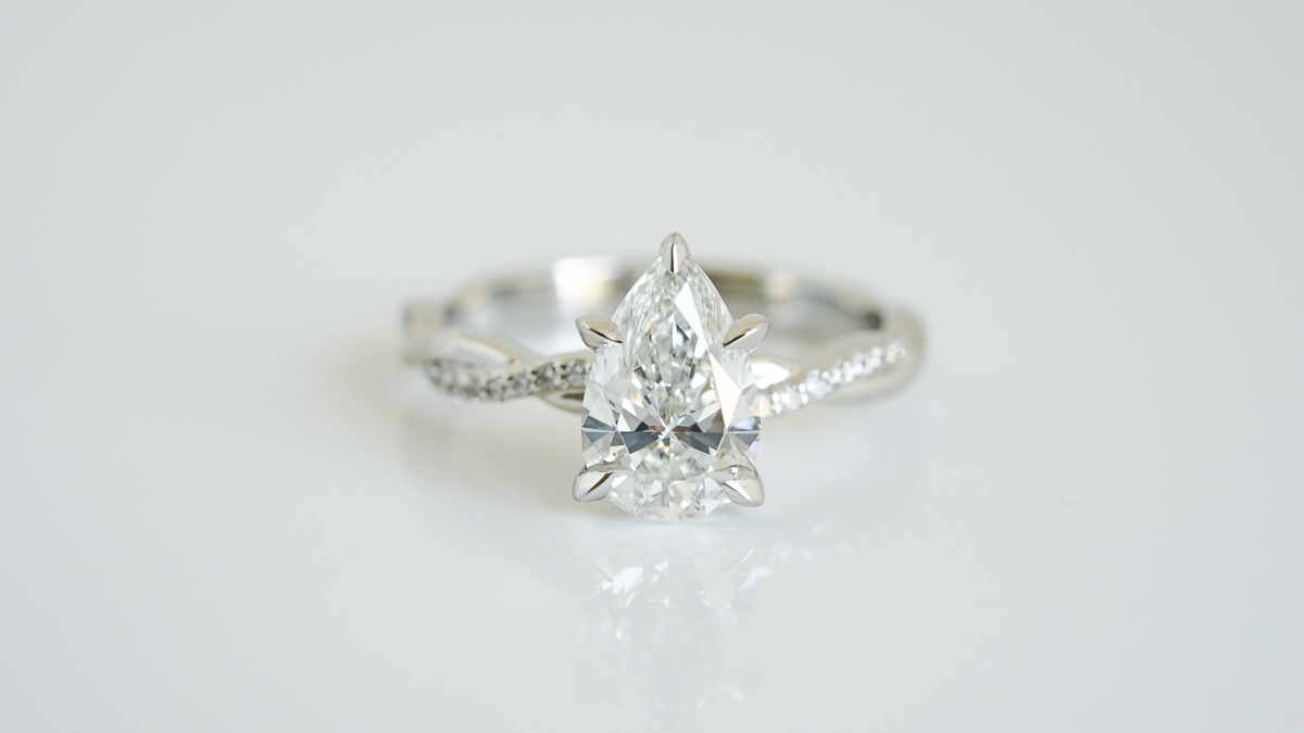Pear Shaped Engagement Rings - Do Amore
